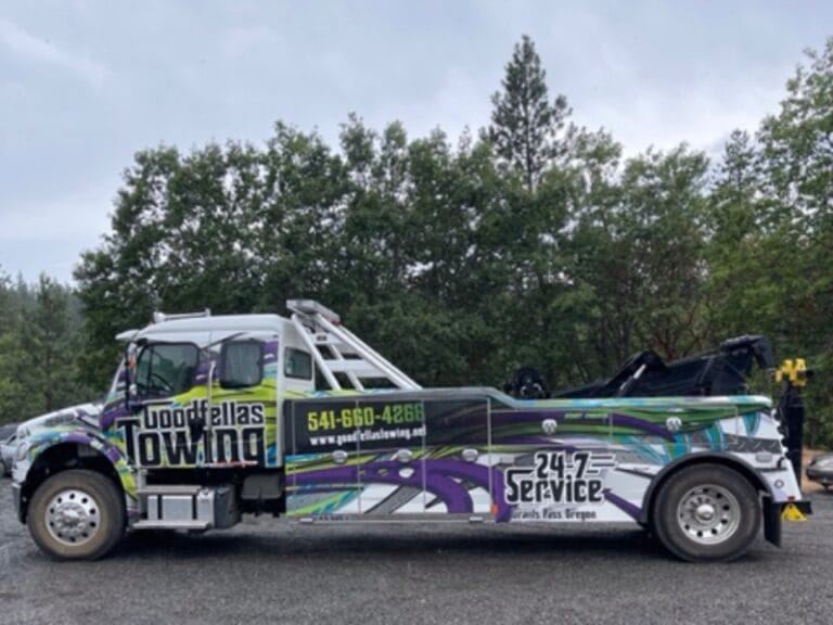 Why Trucks Jackknife and How to Prevent It | Goodfellas Towing